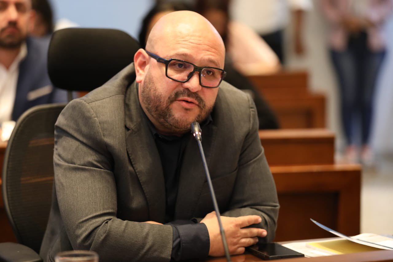 Concejal Andrés El Gury Rodríguez pide casa, carro y beca - Ruta Noticias